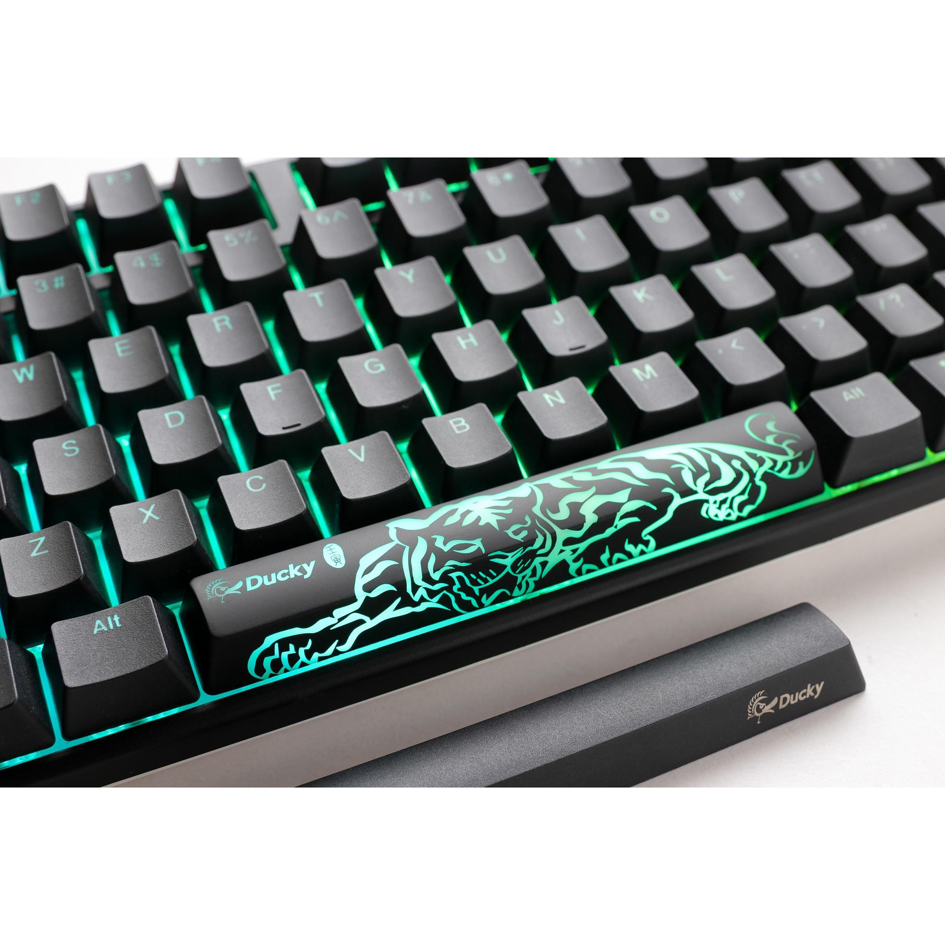 Ducky One 3 Classic Full Size Hotswap Cherry MX Red, RGB, PBT Keycaps ...